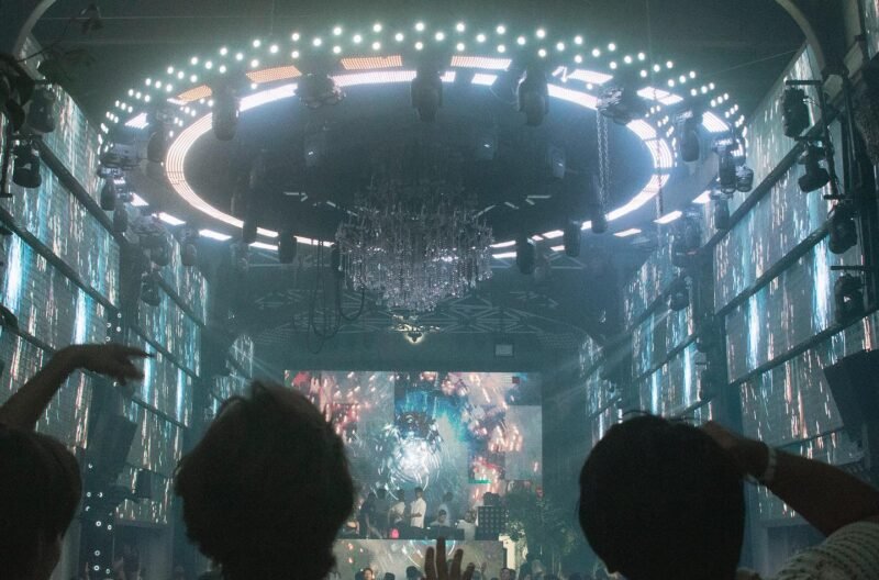 VENUES | Explora, descubre y reserva en increíbles experiencias.