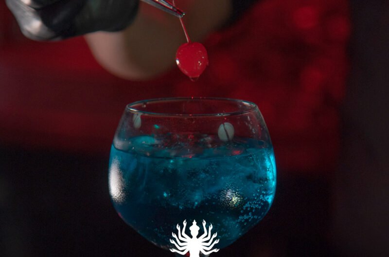 Reserva tu mesa para Looloo Studio