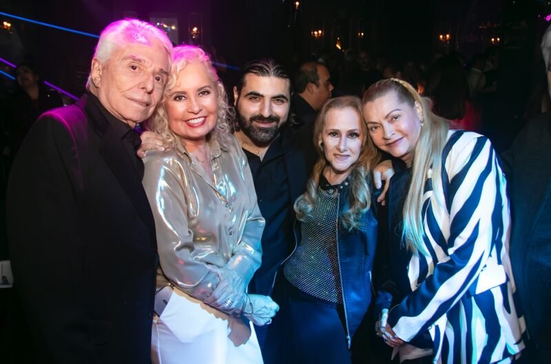 Reserva tu mesa para Looloo Studio