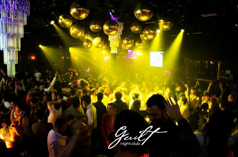 Reserva tu mesa para Looloo Studio