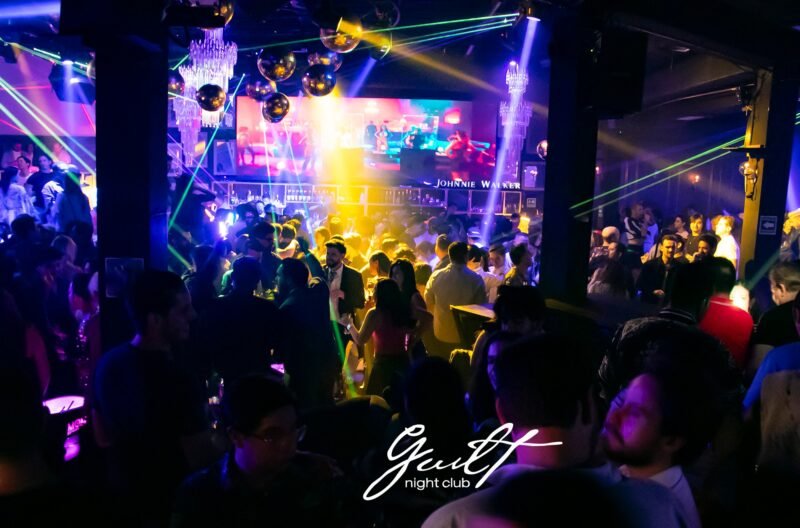 Reserva tu mesa para Looloo Studio