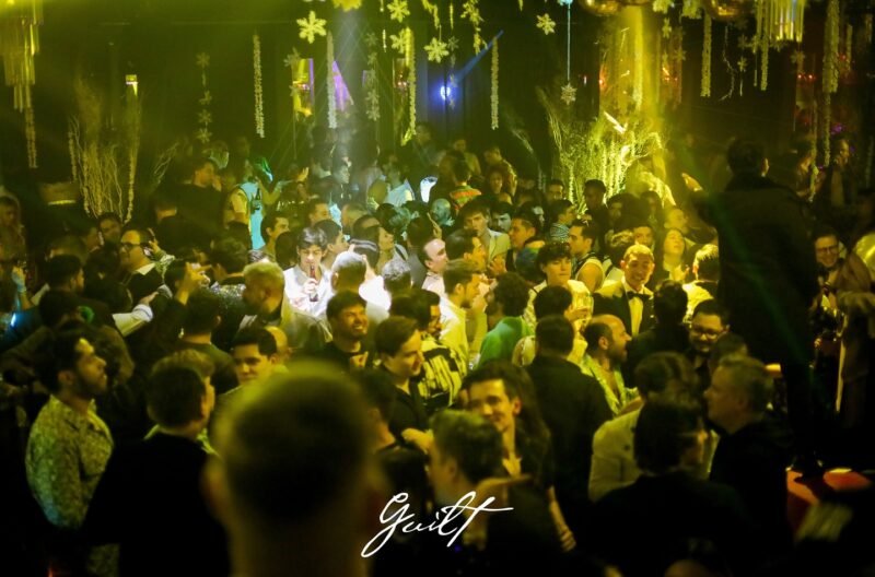 Reserva tu mesa para Looloo Studio