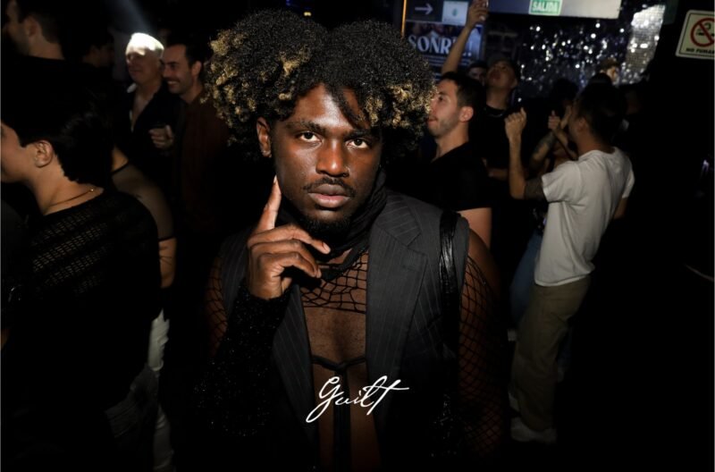 Reserva tu mesa para Looloo Studio